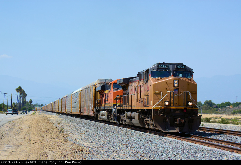 UP 6524 BNSF 5795 Climbing Beaumont Hill